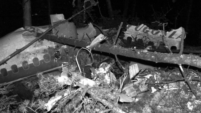 Vesna Vulovic, Serbian stewardess who survived plane explosion & 10,000 ...